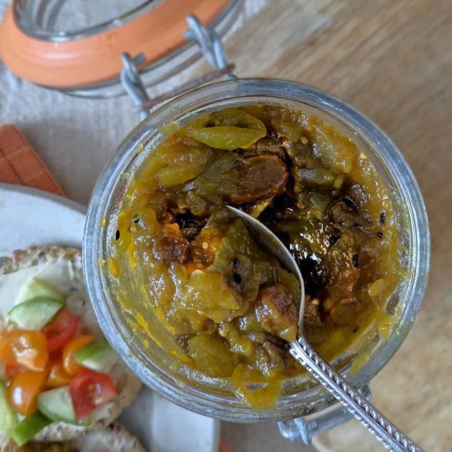 Slow cooker spiced green tomato chutney (naturally gluten-free; dairy ...